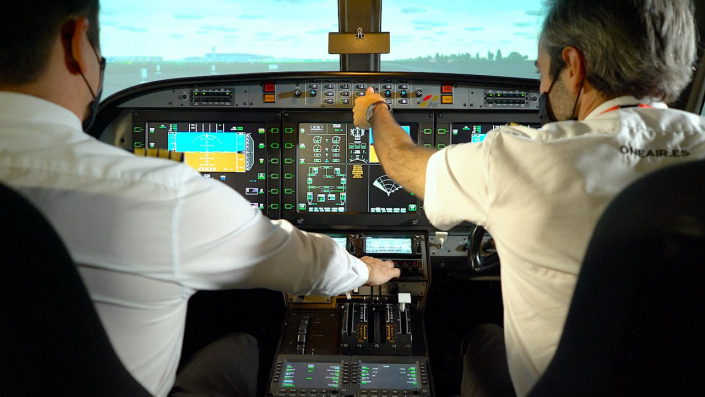 How to use the radio on an airplane | Grupo One Air