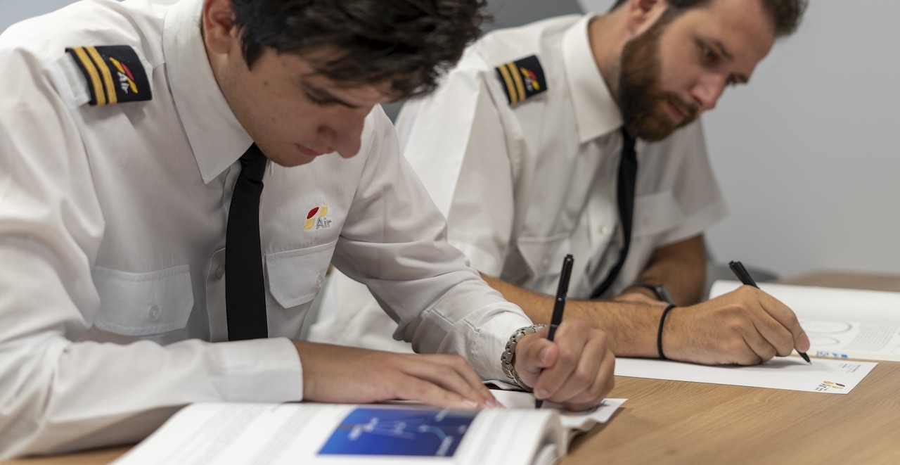 Aviation Winds Types Explained: A Pilot’s In-Depth Guide - Grupo One Air